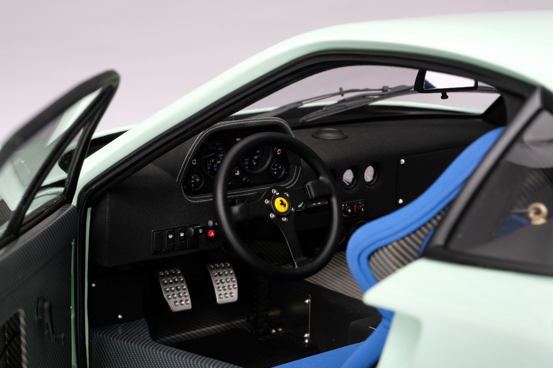 Ferrari F40 - Verde Pallido - 1:18 Scale – CD Shop | Classic Driver