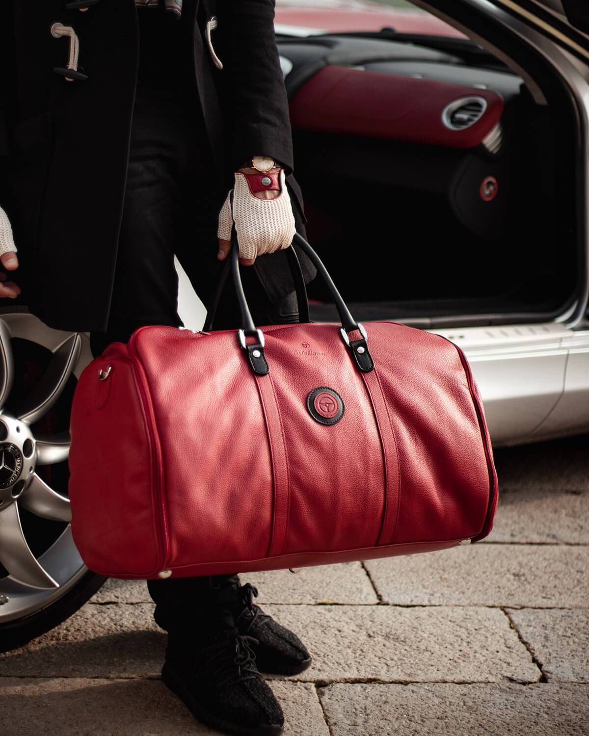 GLOBETROTTER - Full-grain Leather Weekender Garment Bag - Red/Black ...