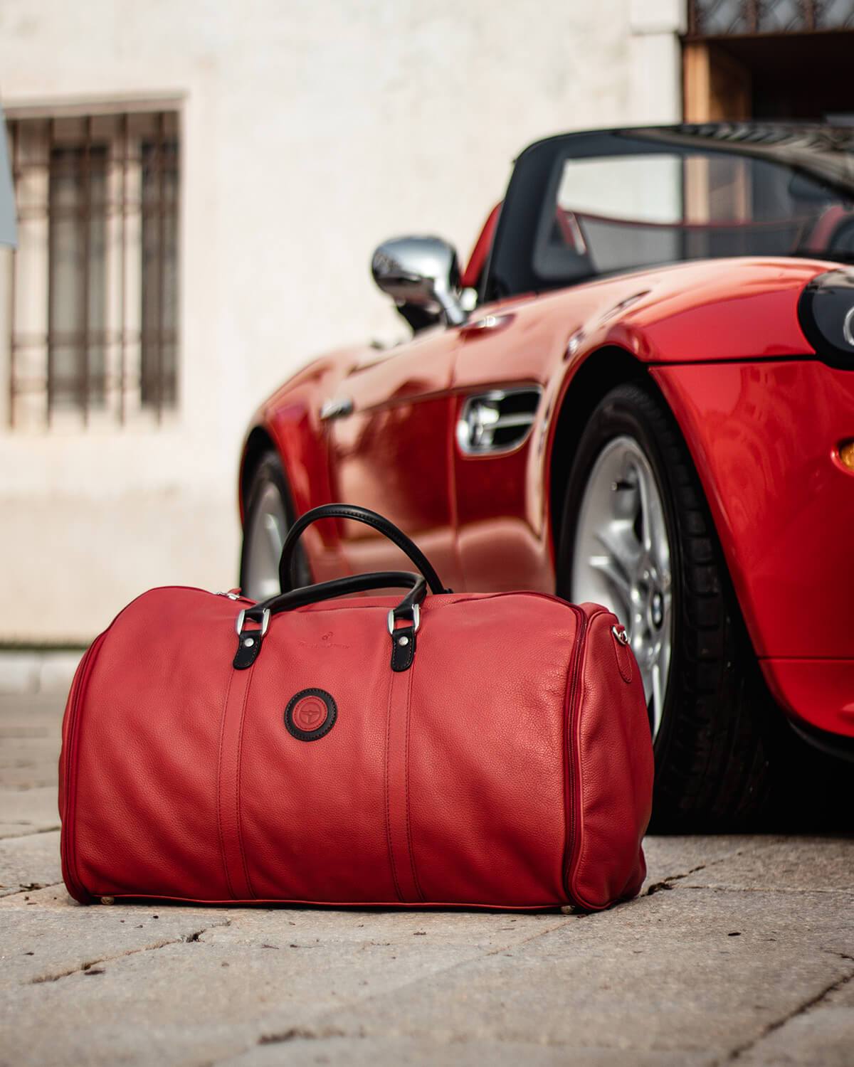 GLOBETROTTER - Full-grain Leather Weekender Garment Bag - Red/Black ...