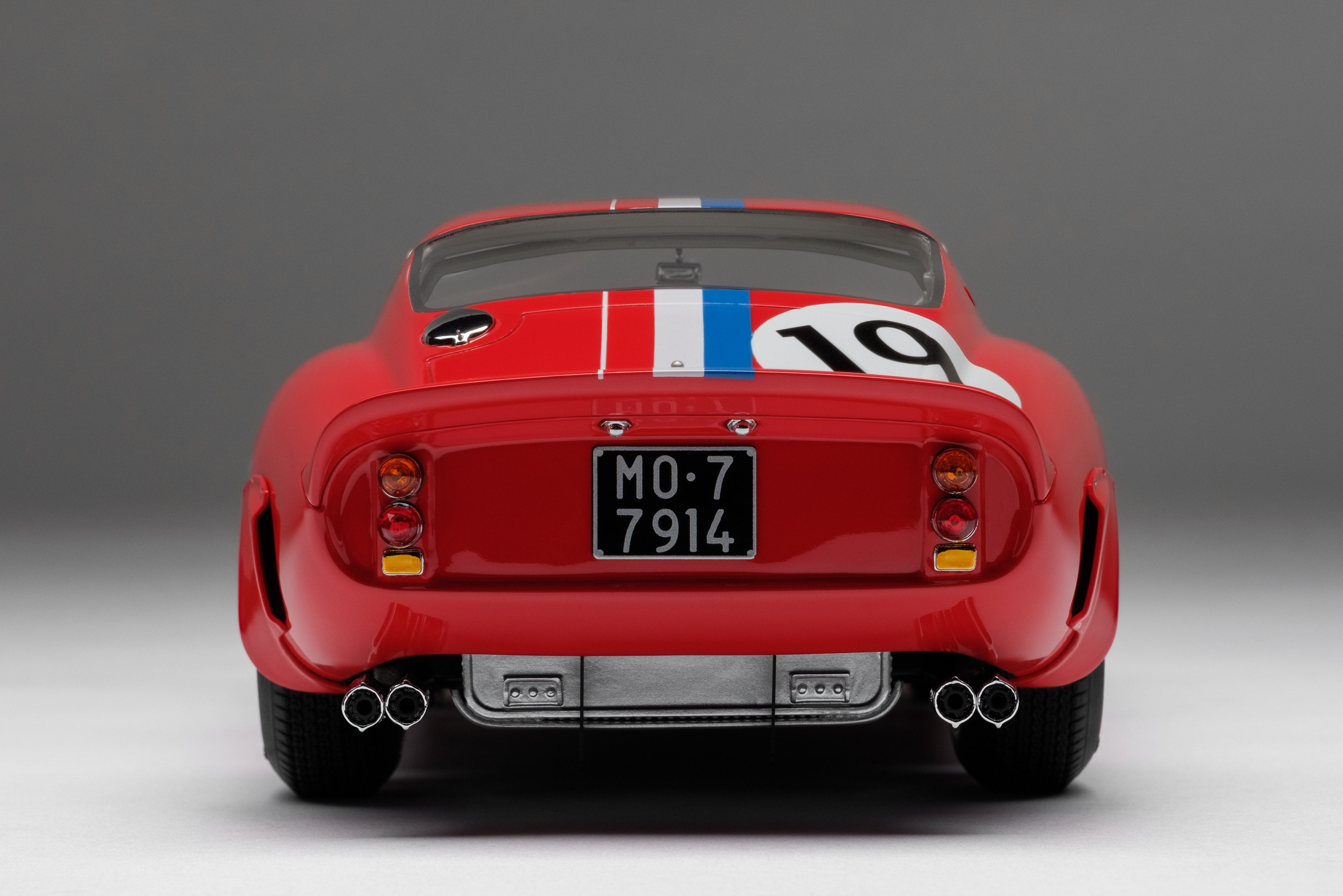 Ferrari 250 GTO at 1:18 scale - 1962 Le Mans Class Winner Livery – CD ...